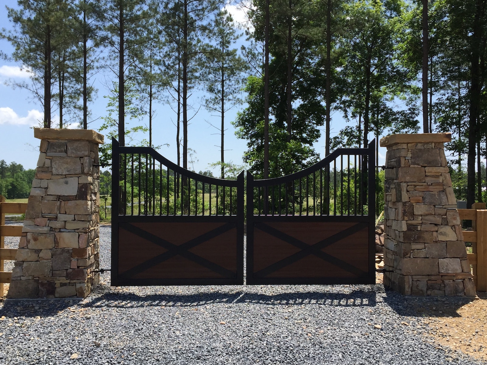 Driveway Entrance Gates - Fabco Fabrications Inc
